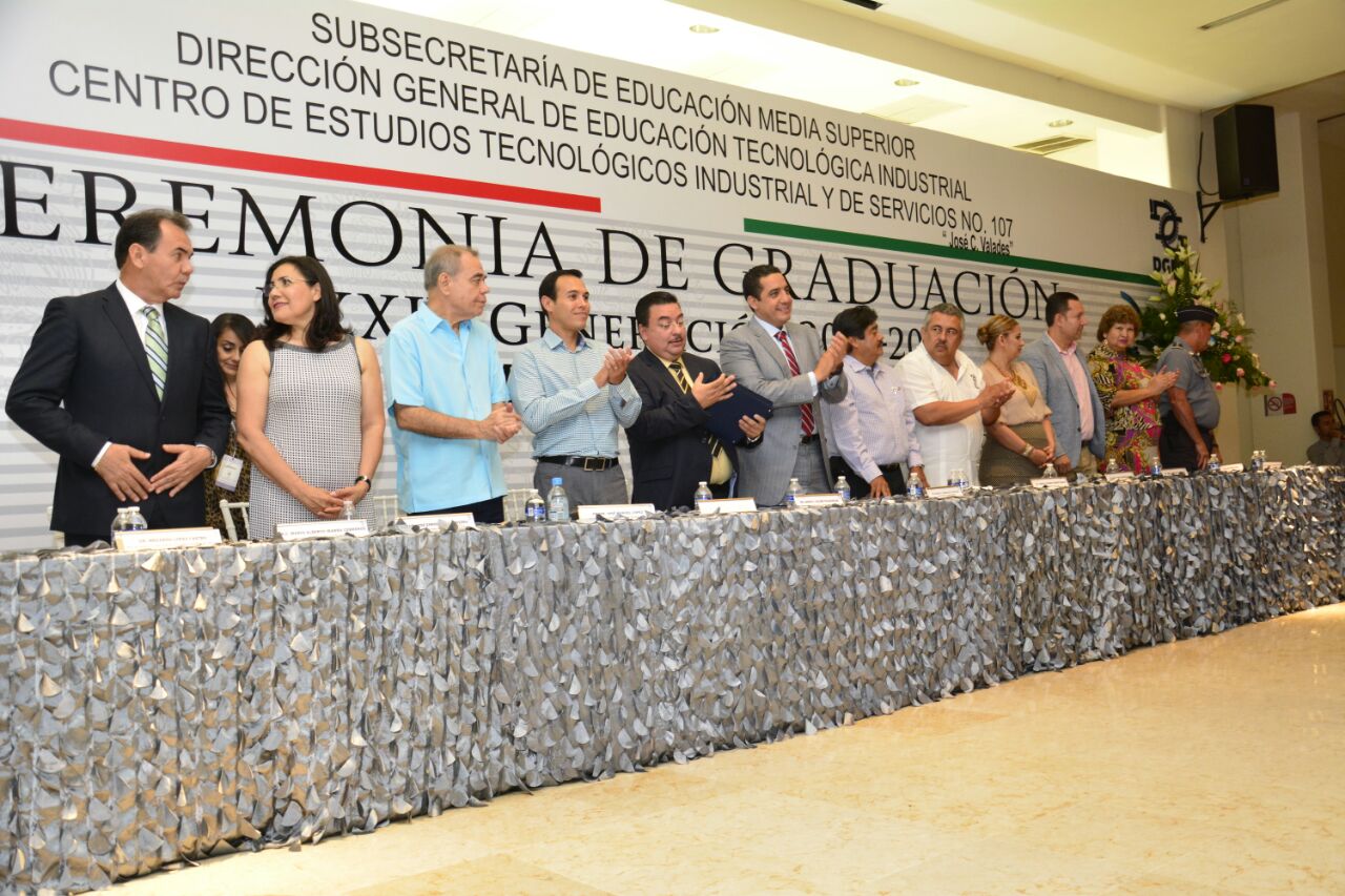 Preside Jesús Valdés ceremonia de graduación del bachillerato CETIS 107 ...
